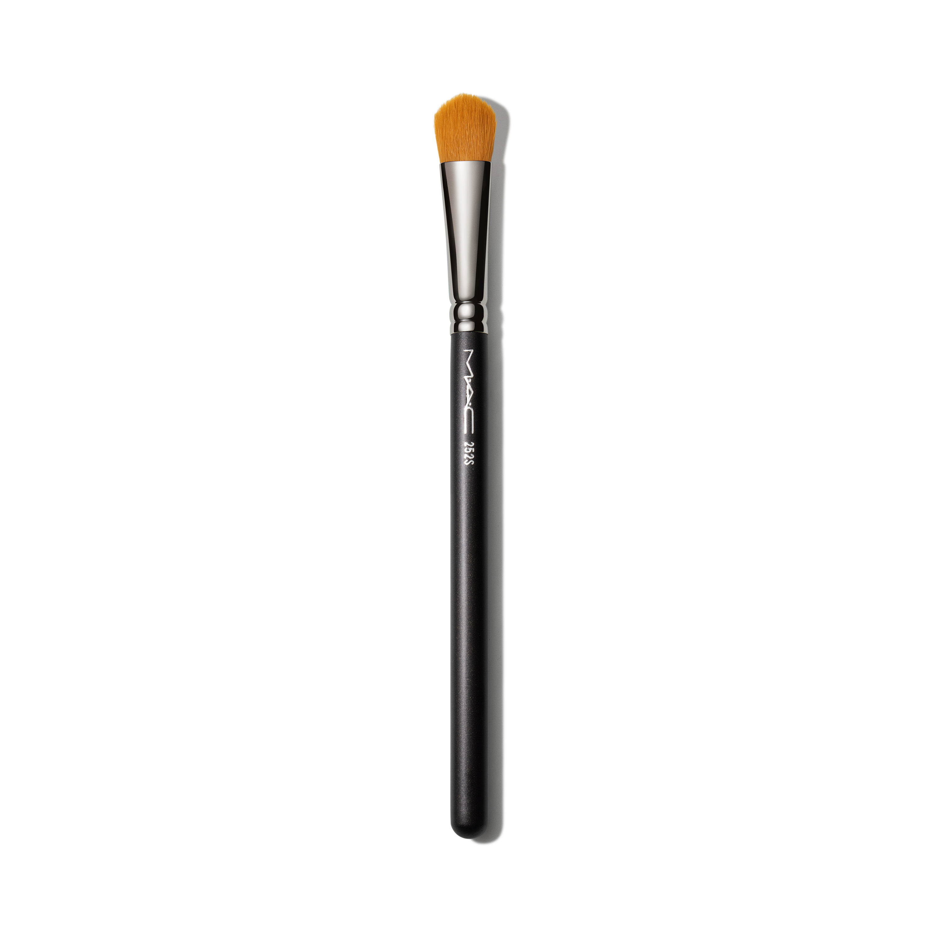 252 Synthetic Large Shader Brush | MAC Cosmetics